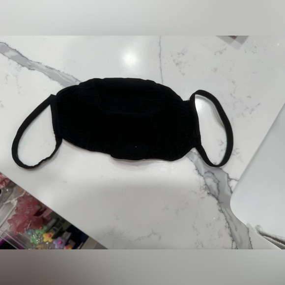 SKIMS | Accessories | Skims Face Mask In Black | Poshmark